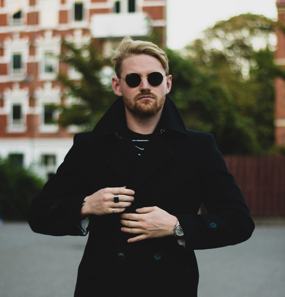 The upturned collar - How to have great style | Hype & Style